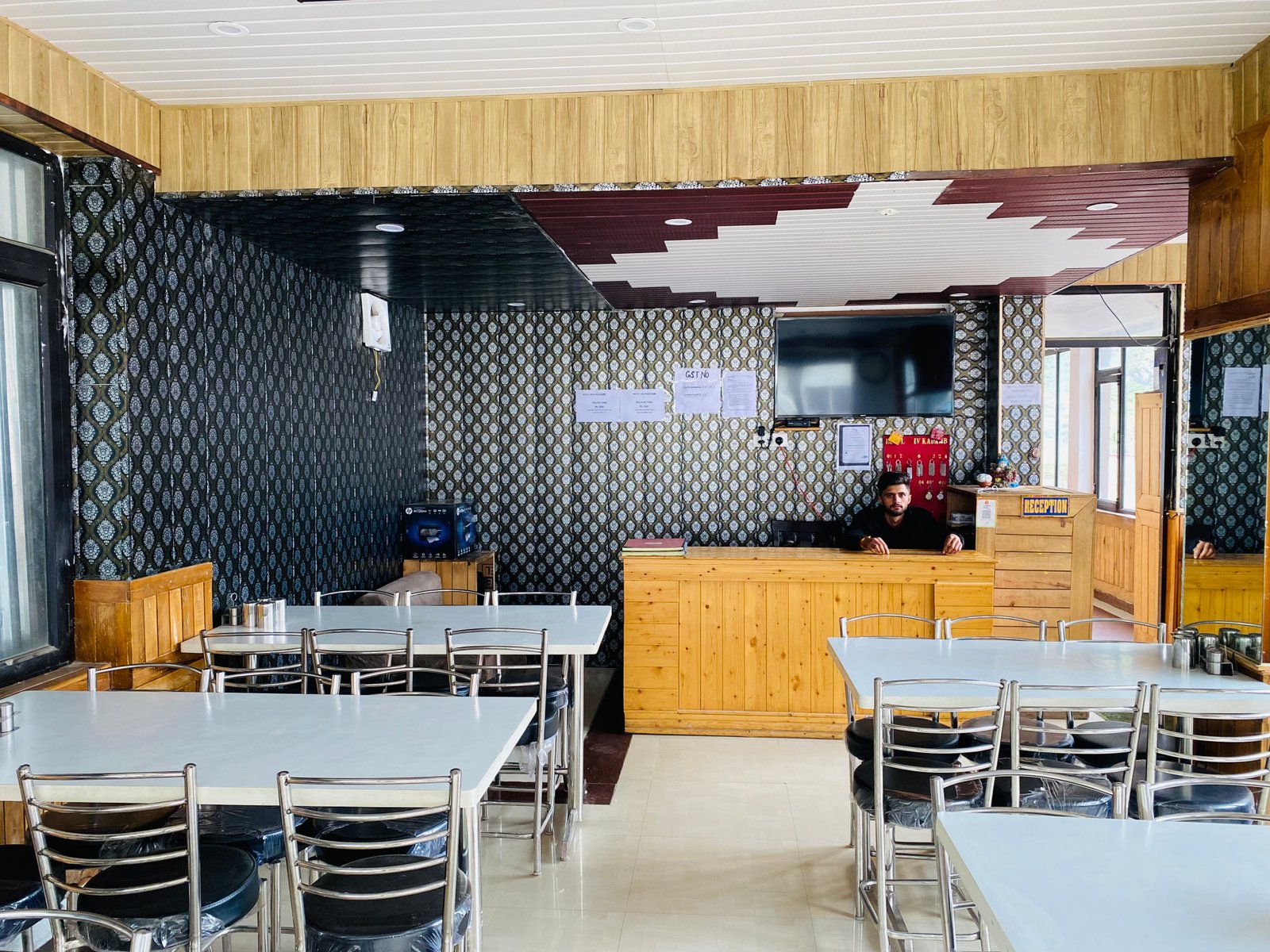 Hotel Shivkadamb - Best Hostel and Restaurant in Badrinath